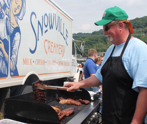 Kroger managers go head-to-head in BBQ rib cook-off | News ...