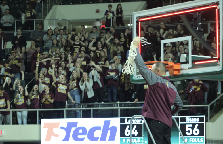 Clutch free throw shooting guides Federal Hocking to District ...