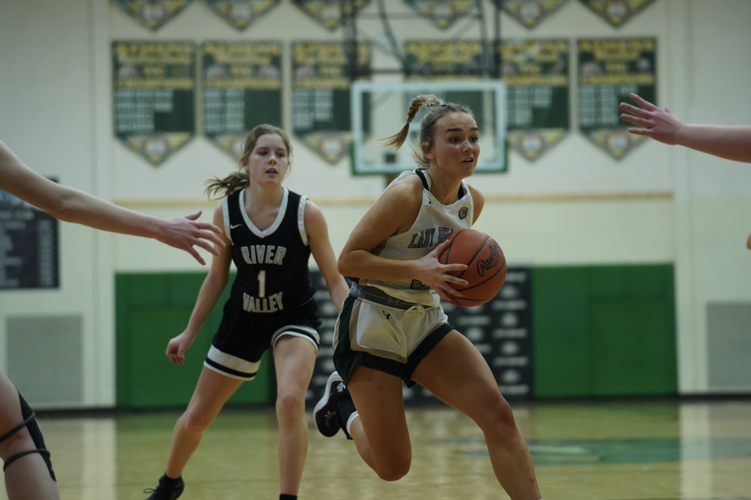 Banks and Holcombe drive Athens to first TVC win with 33-point blowout ...