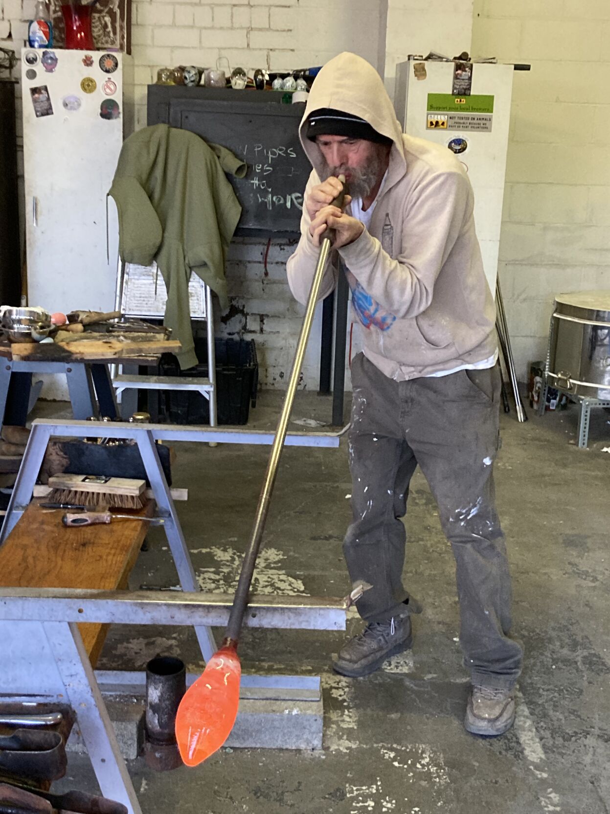 Visiting artist Josh Cohen brings the heat to Athens Hot Glass Open ...