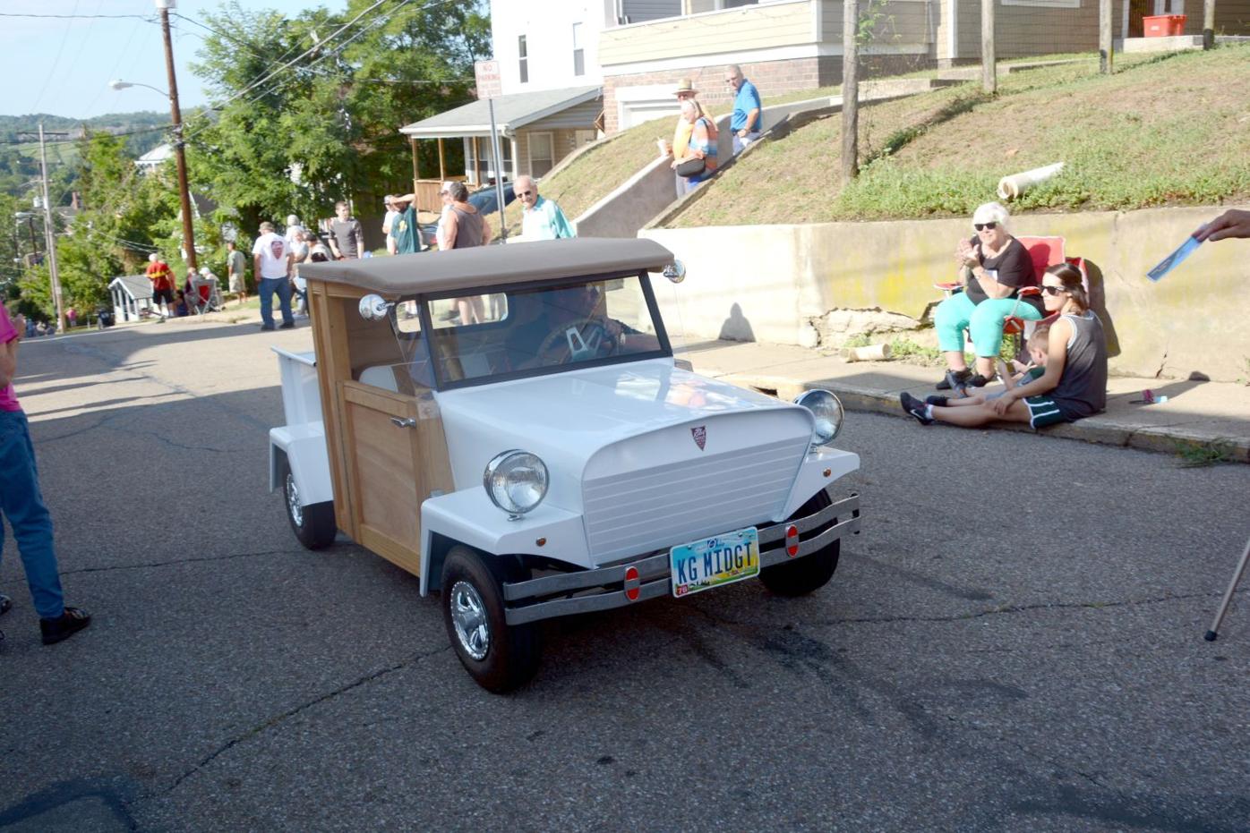 A game of King (Midget) of the Hill | | athensnews.com