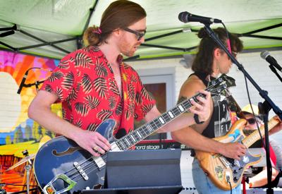 public start singing