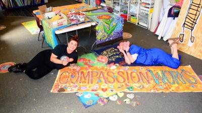 Athens locals' handmade hearts show support for immigrant children ...