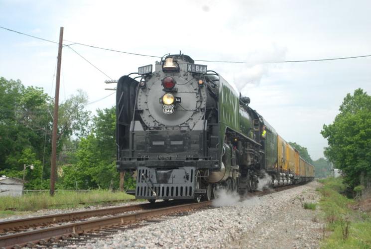 Legendary steam locomotive stops in Athens | News | athensreview.com