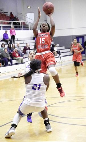 No. 4 Lady Cards rally past Kilgore, 85-67, in Ivy's coaching debut ...