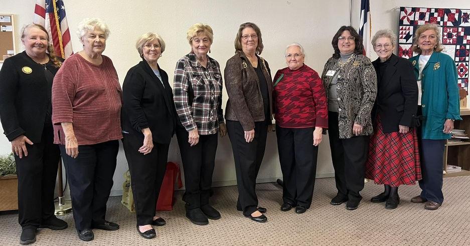 Colonial Dames learn about Women of the Mayflower | News | athensreview.com