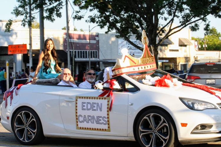 Athens community celebrates Homecoming with parade | News ...