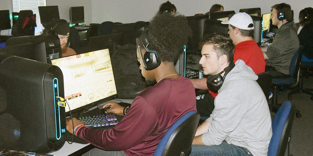 Esports coach teaches more than technique | News | athensreview.com