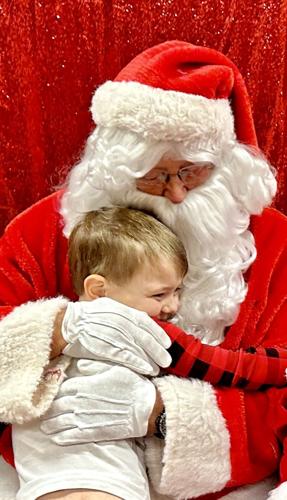 A holly jolly hug | News | athensreview.com