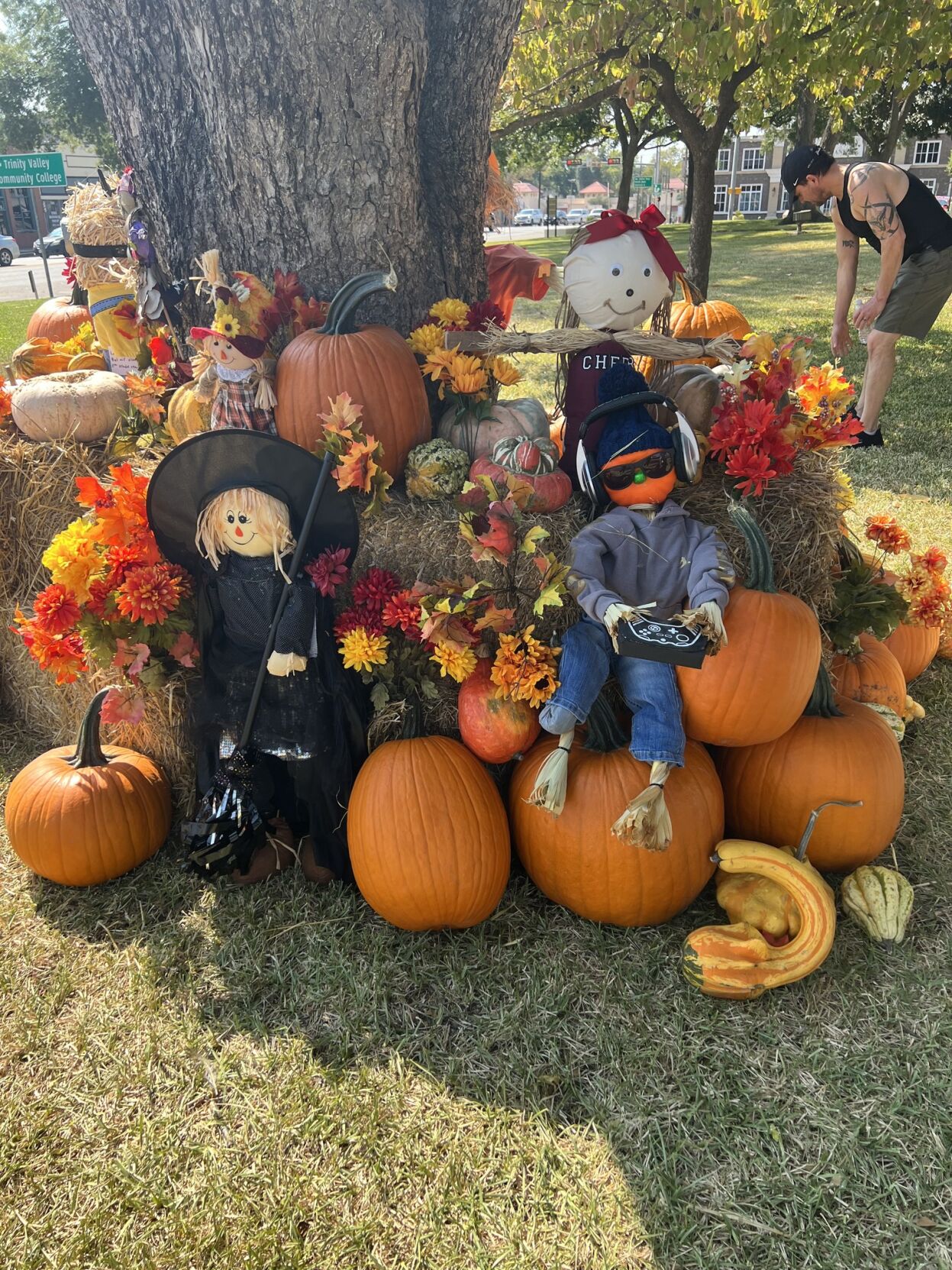 Special scarecrows pop up on the square | News | athensreview.com