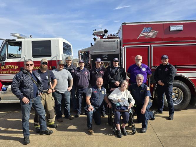 Retired firefighters honored | News | athensreview.com