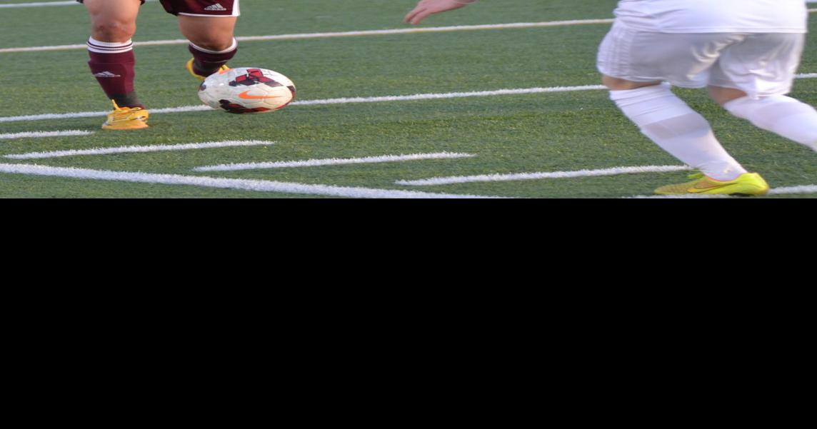 Athens Hornets drop playoff opener to Henderson | Sports | athensreview.com