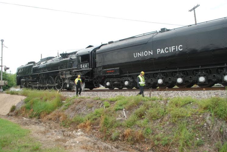 Legendary steam locomotive stops in Athens | News | athensreview.com