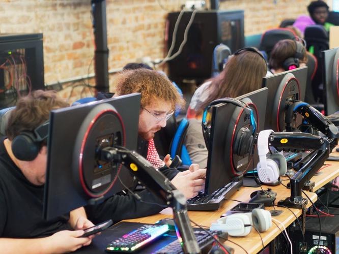 Scenes from eSports regional competition at Freelancers Cafe | News ...