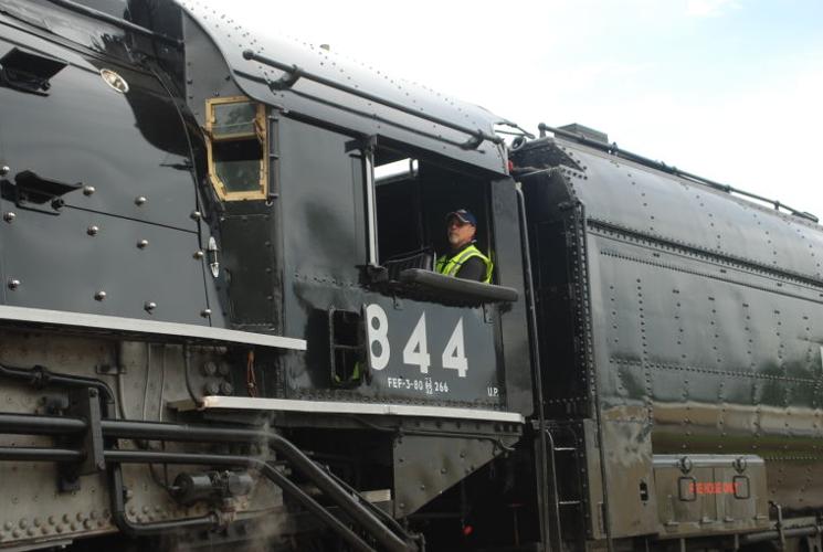 Legendary steam locomotive stops in Athens | News | athensreview.com