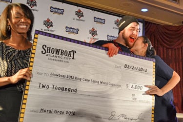 King Cake Eating Contest at Showboat Earns Winner $2,000 | Arts and ...