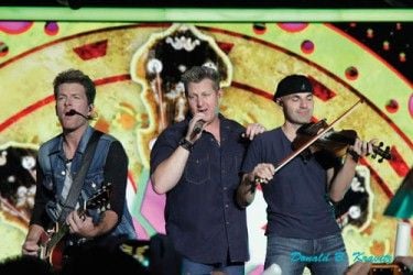 Concert Review: Rascal Flatts & Journey | Arts and Entertainment News ...