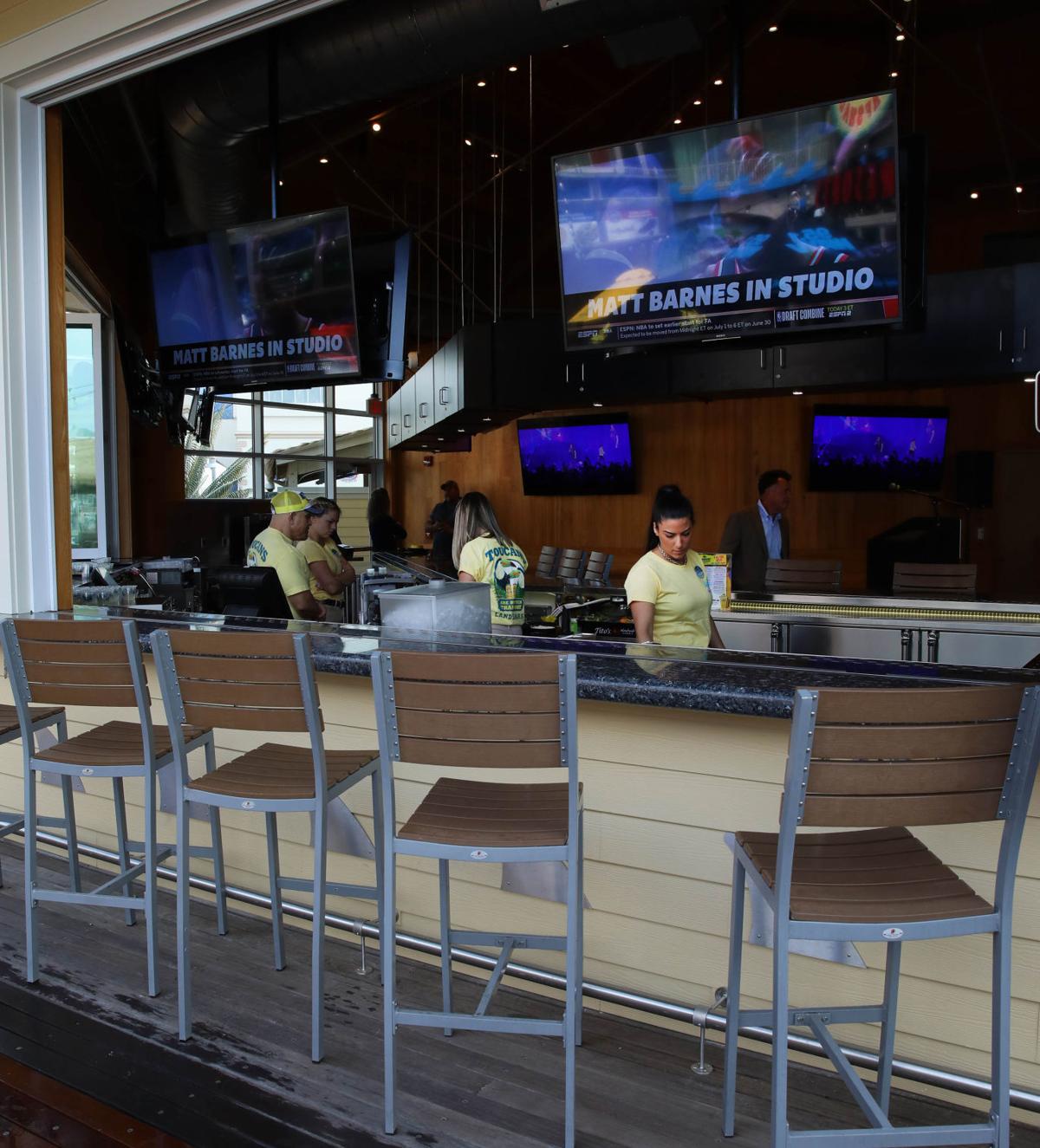 Fins Bar opens at Resorts | Gallery | atlanticcityweekly.com