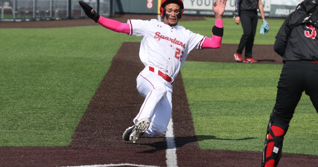 Cayuga Community College baseball sweeps doubleheader