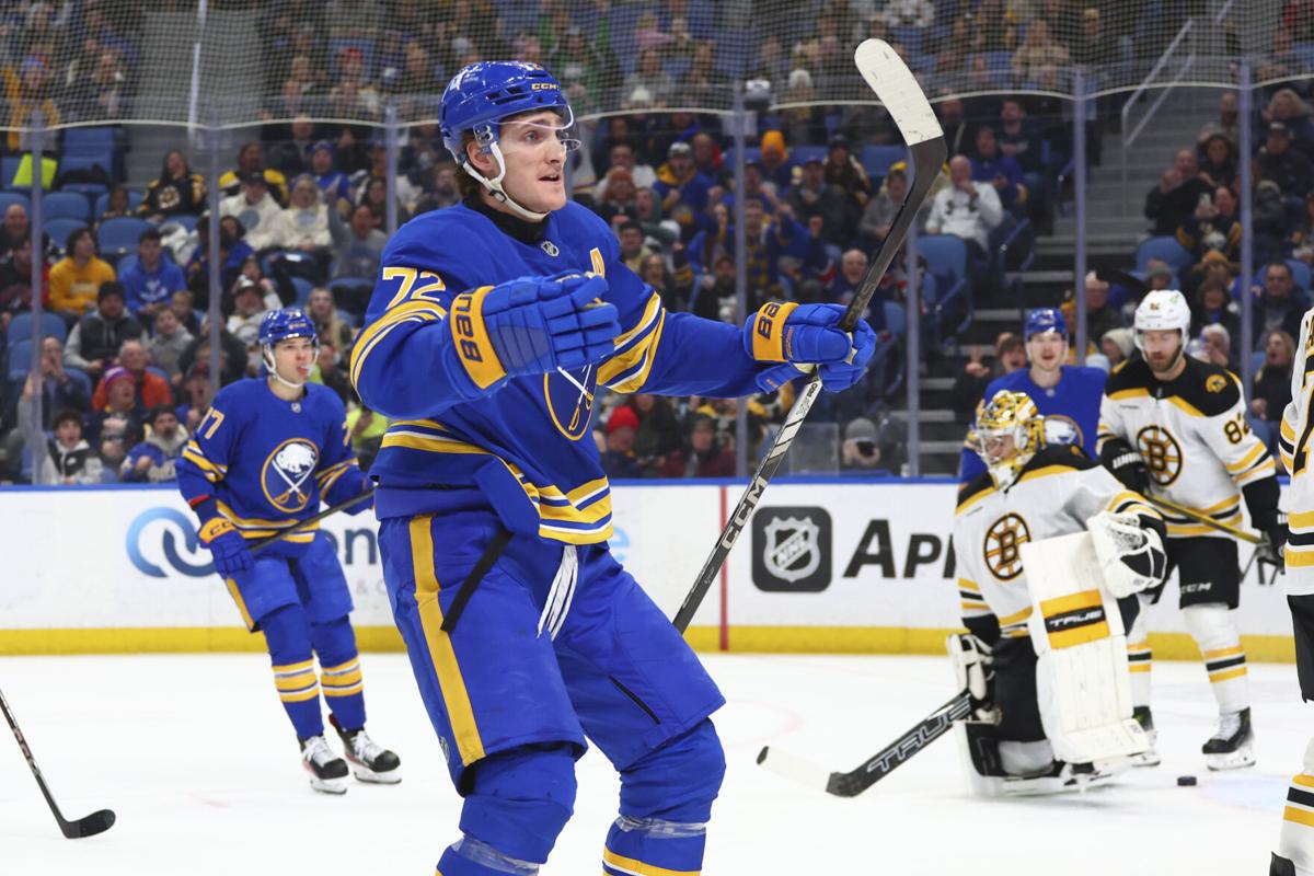Sabres score 7 in win over Bruins
