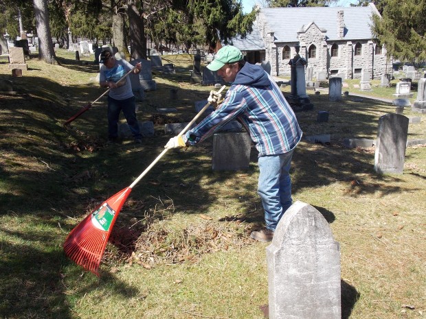 Workers open cemetery, aims to condition Lake View by Memorial Day