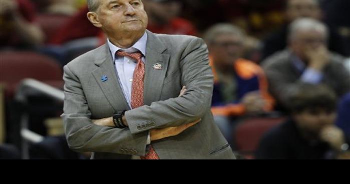 UConn men's basketball coach Jim Calhoun retires