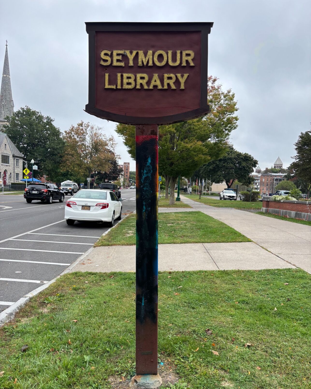 Rainbow decoration vandalized at Seymour Library in Auburn