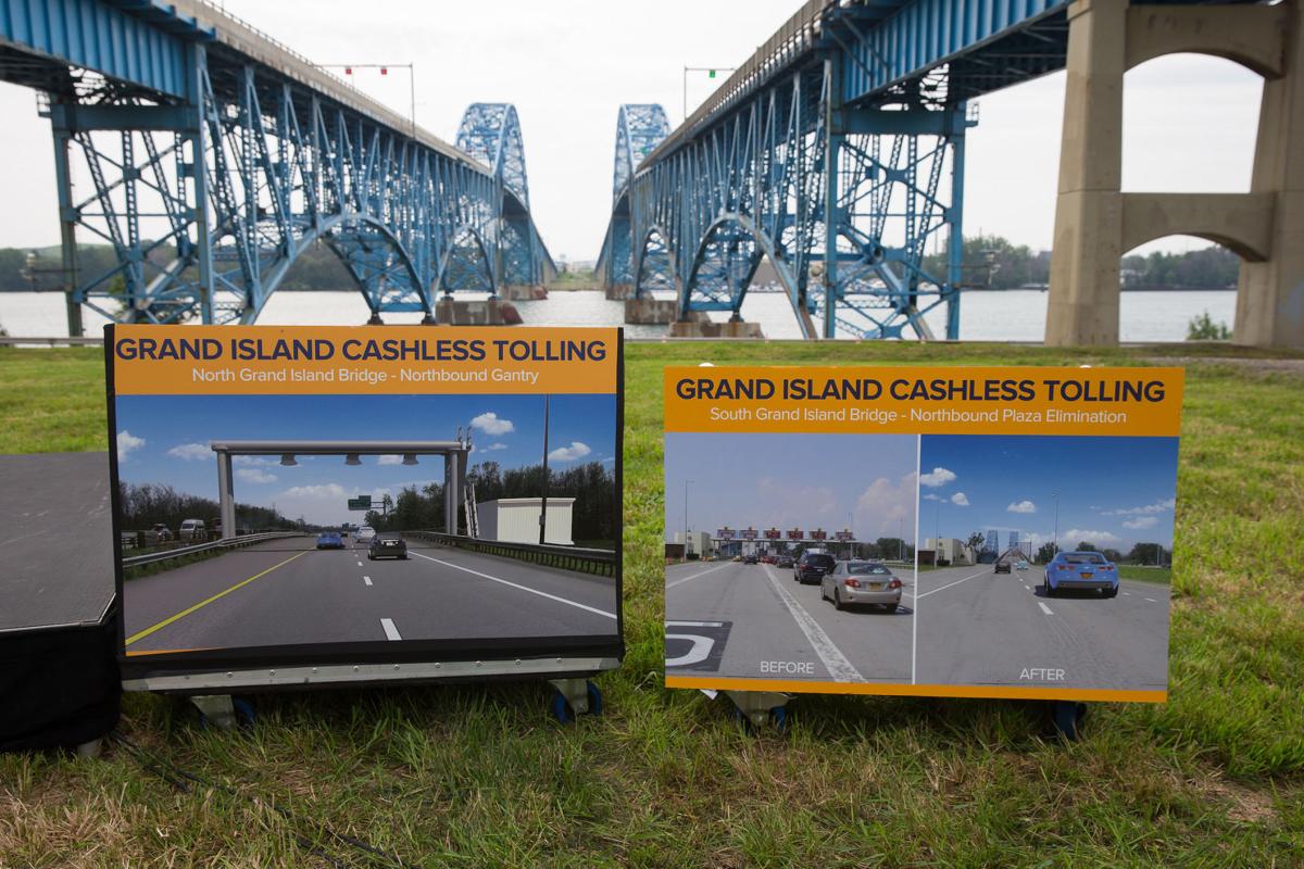 Cuomo seeks cashless tolling, improved travel plazas on Thruway