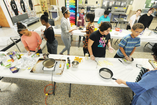 Culinary classroom: Auburn middle-schoolers compete in Junior Iron Chef ...