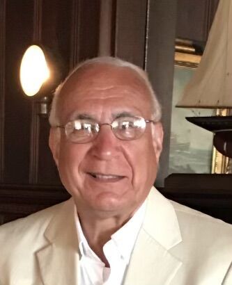 Retired Auburn dentist receives award