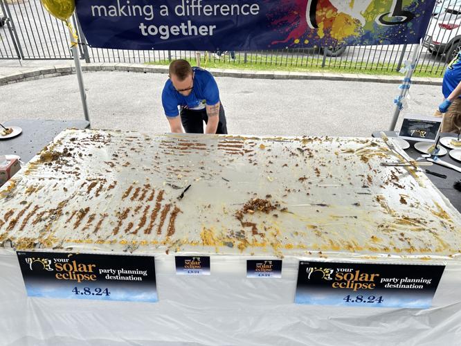 Auburn Wegmans eclipse cake, by the numbers