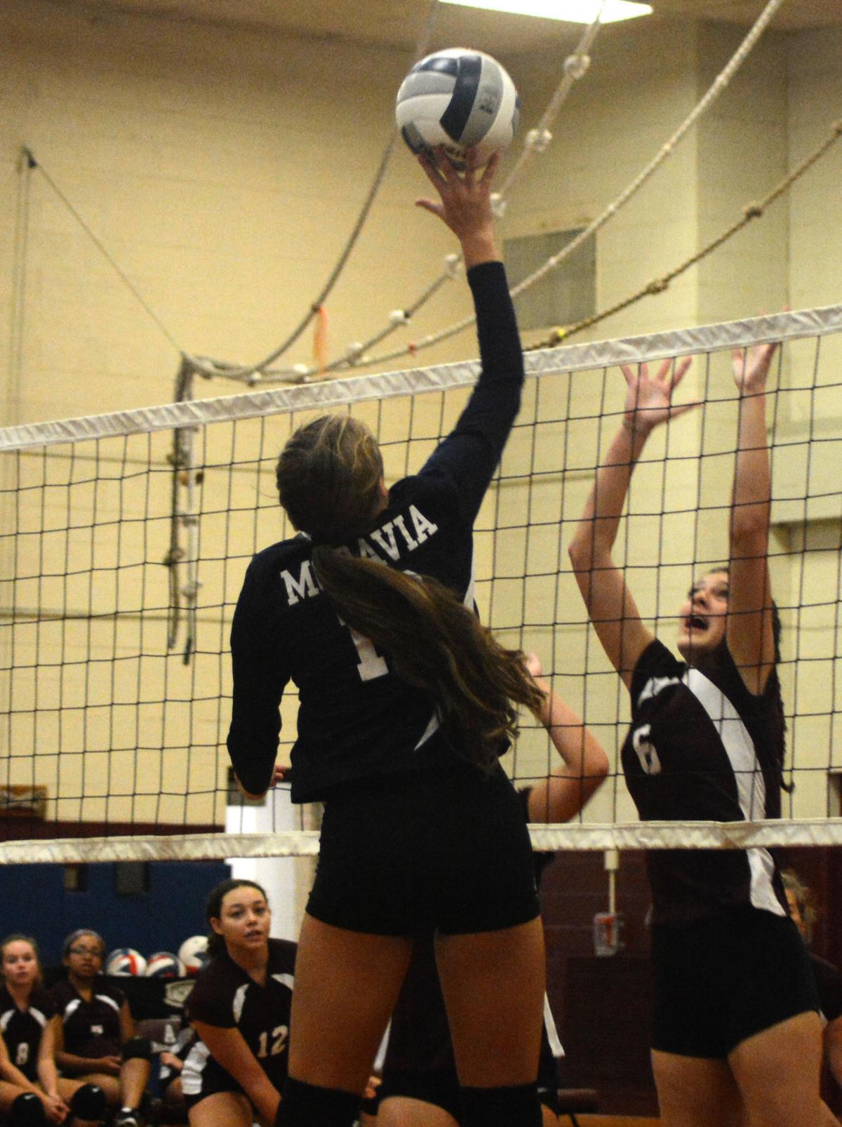 Auburn volleyball team uses relaxed approach to top Moravia | Local ...