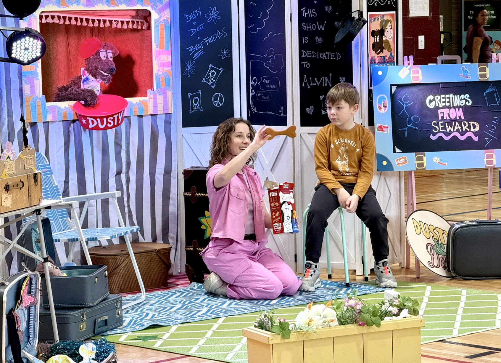 Promoting reading through puppetry