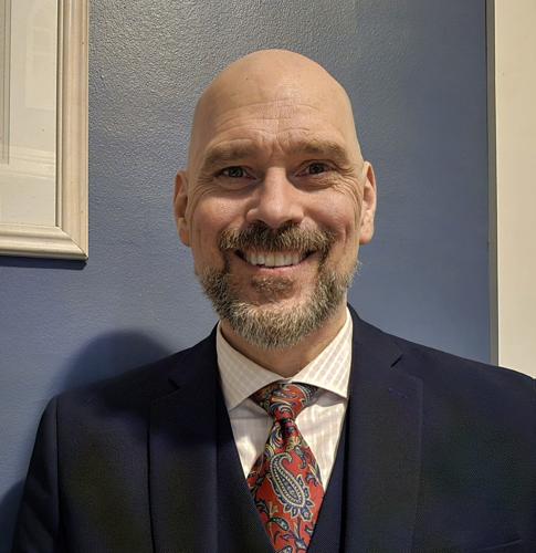 Auburn attorney files independent petitions to run for Congress