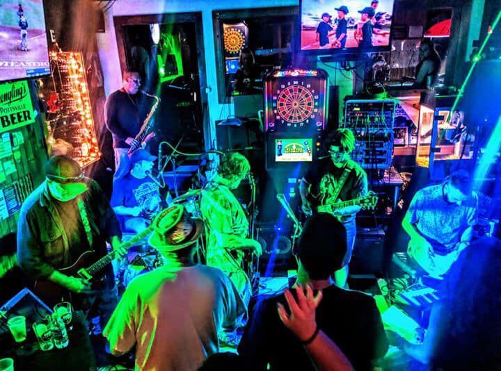 Jam, rock band to play Auburn parking garage roof