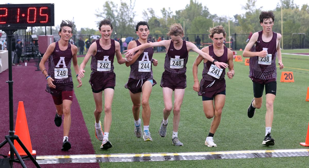Auburn boys XC takes fourth at state championships