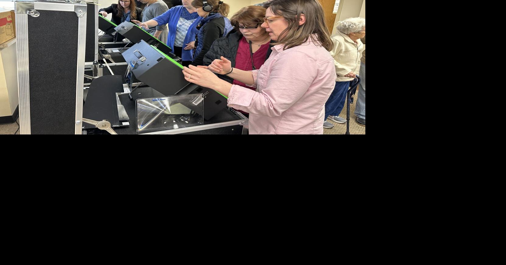 Voters with hearing, vision loss try out new voting machines