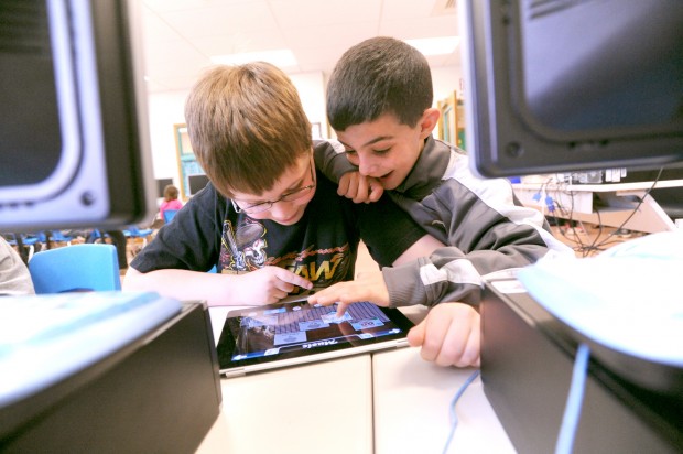 Tomorrow's textbooks: Elbridge Elementary students embrace 60 new iPads ...