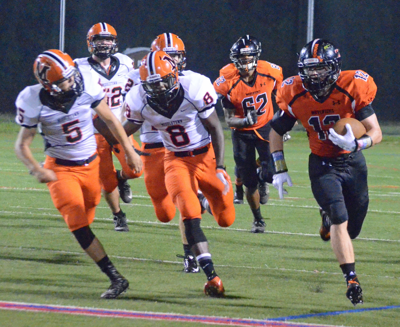 Eastern Tech football holds off Middletown | Sports | avenuenews.com