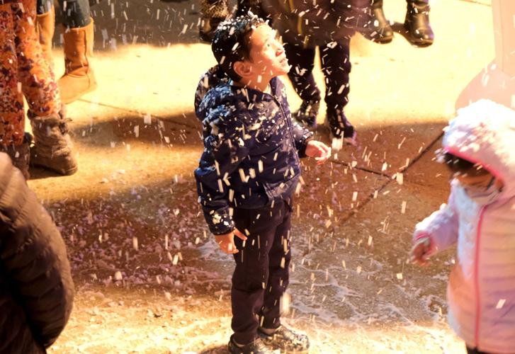 Essex Community Tree Lighting | Avenuenews | avenuenews.com