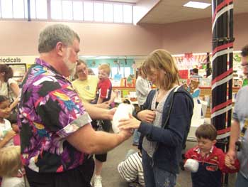 White Marsh Library celebrates 20 years of service | News | avenuenews.com