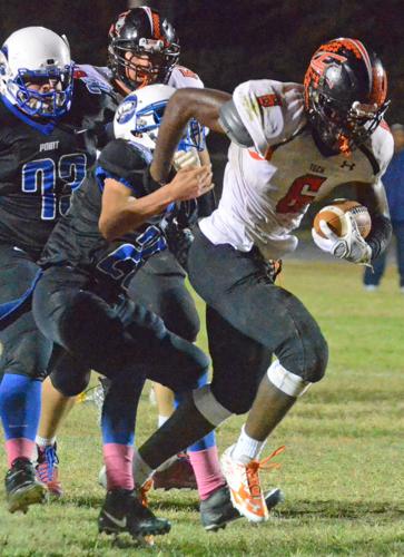 Maverick football remains unbeaten with 43-8 win | Sports | avenuenews.com