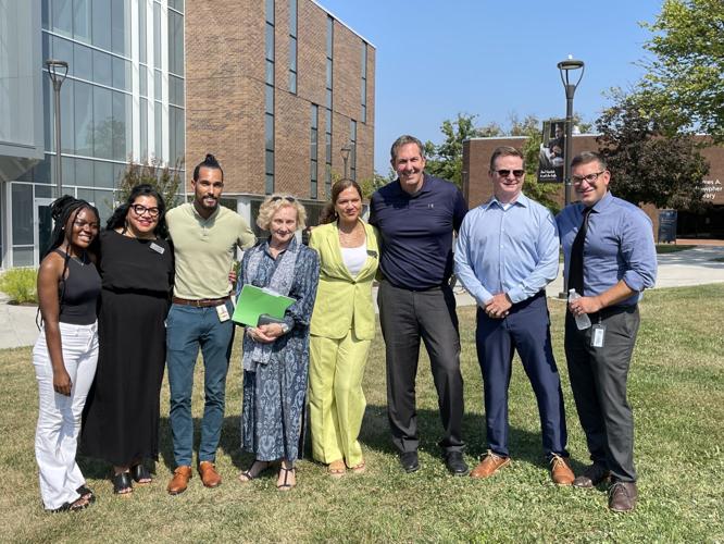 CCBC launches digital navigator program | Local Folks | avenuenews.com