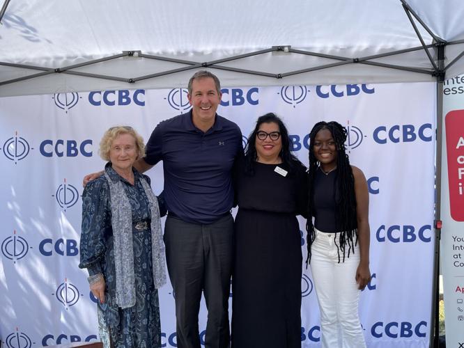 CCBC launches digital navigator program | Local Folks | avenuenews.com