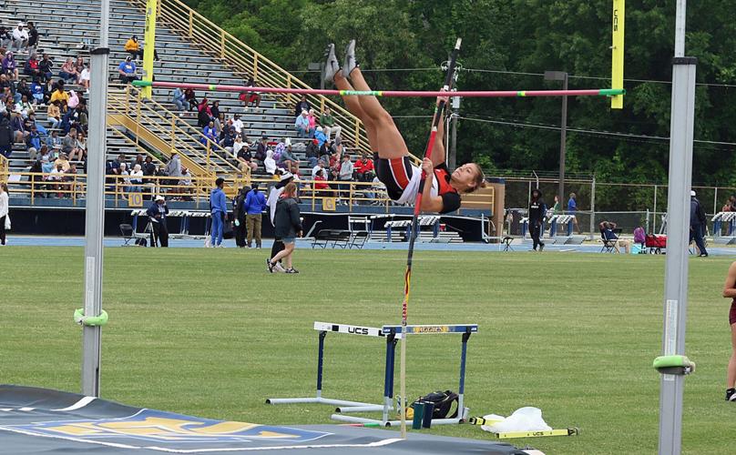 Avery Track shines on cloudy day at state meet | Sports | averyjournal.com