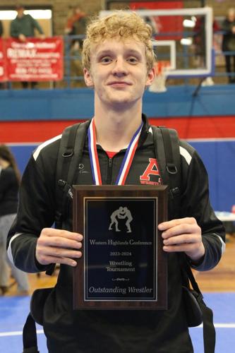 Avery dominates at WHC Tournament; advances in State Duals tournament ...