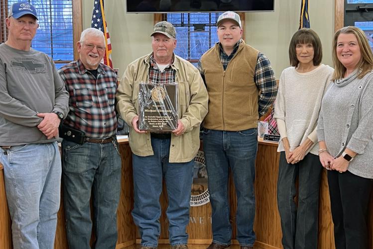 Retiring Elk Park Police Chief Ellenburg honored by Aldermen ...