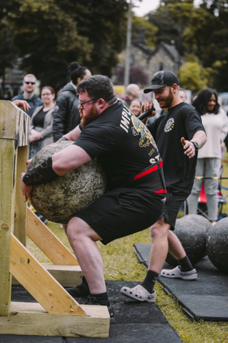 Strongman and strongwoman tie knot and sumo wrestle on honeymoon ...