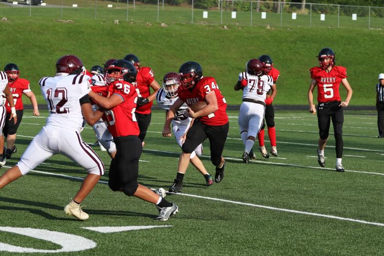 Vikings JV football bedeviled by Swain | Sports | averyjournal.com
