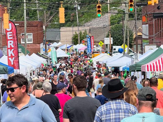 Spruce Pine Alien Festival delivers a mile of cosmic celebration ...